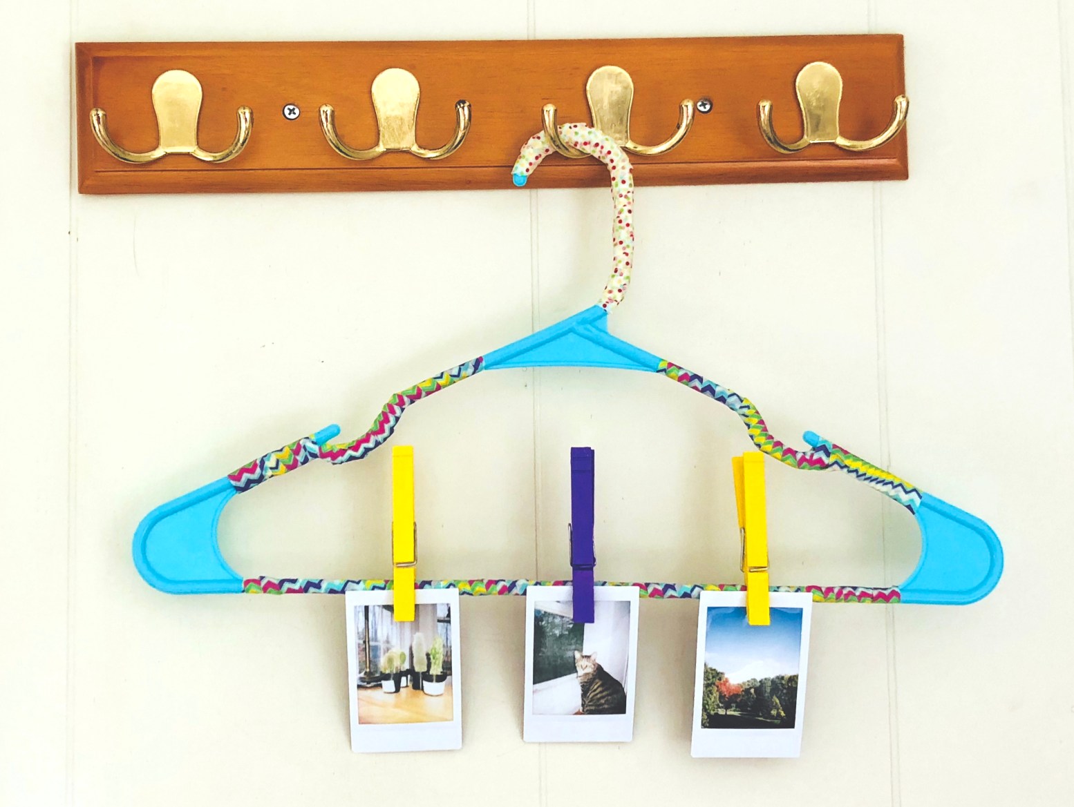 Decorative Hanger Photo Hanger